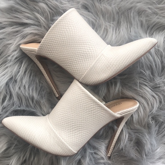Shoes | Shoedazzle New Blakey Bone Pumps Size 9 | Poshmark
